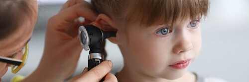 Υγρό στα αυτιά (Εκκρητική ωτίτιδα) | ΕΥίασις – ΩΤΟΡΙΝΟΛΑΡΥΓΓΟΛΟΓΟΣ ...